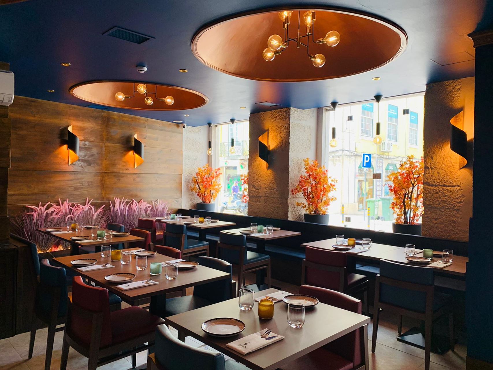 Novo restaurante OVEN é uma autêntica viagem pelos sabores da India e ...