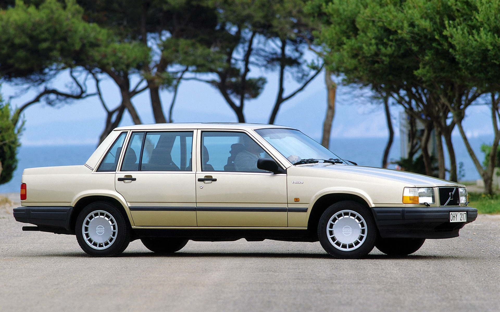Volvo 740 celebra 40 Anos - Modelo foi produzido até 1992 - Sabia que ...