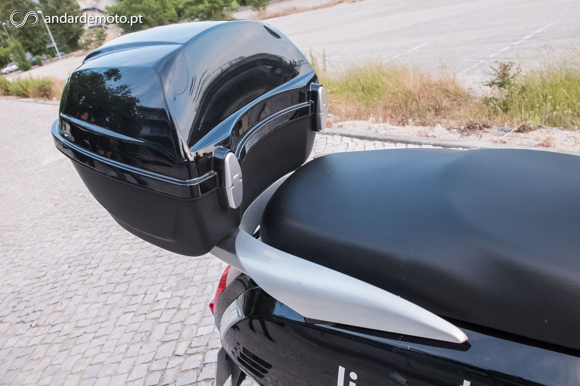 Kymco Like 125 versus Vespa GTS 125 Super - Conceitos Extremos - Test ...