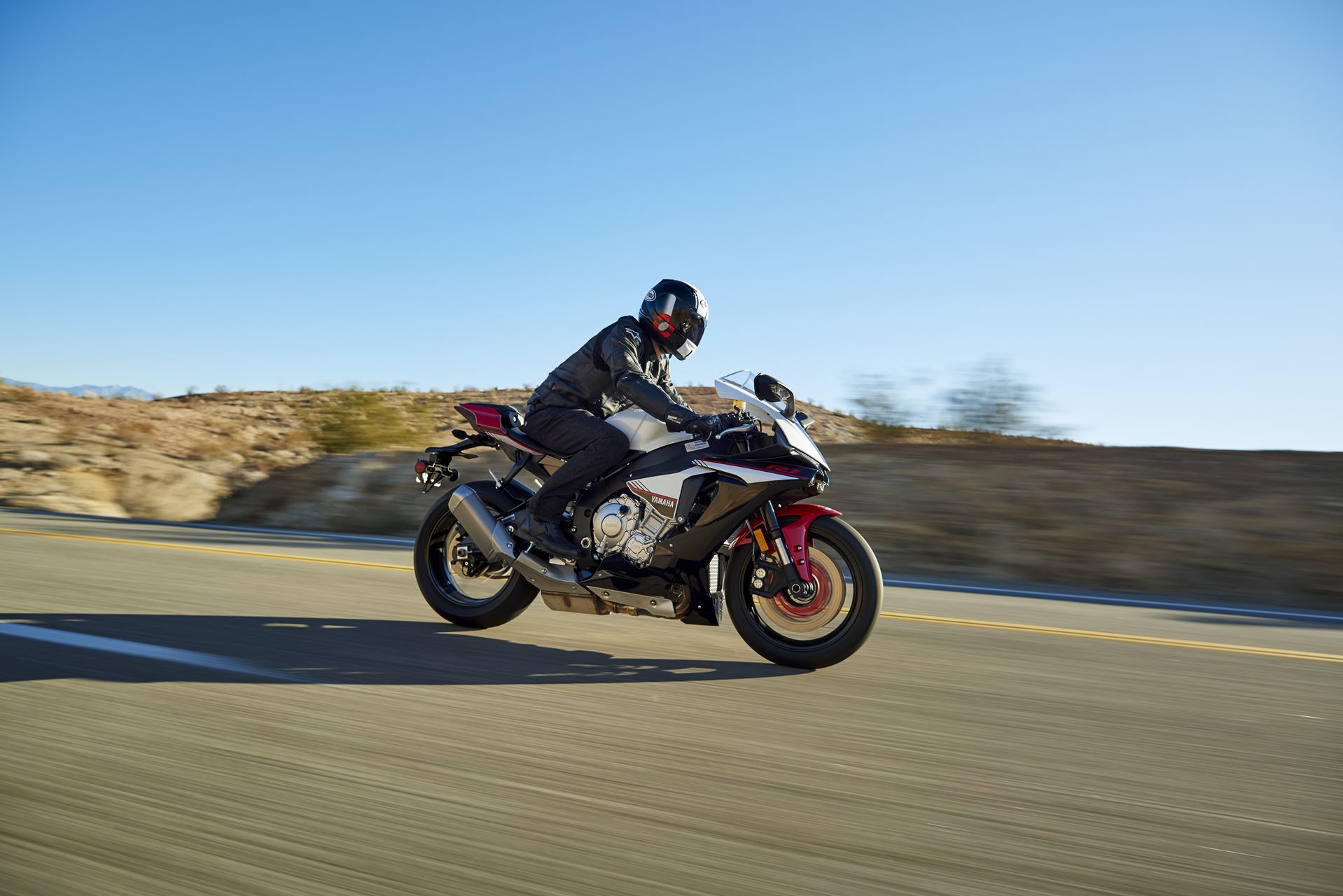 Yamaha apresenta uma nova versão da YZF-R1: a R1S - MotoNews - Andar de ...