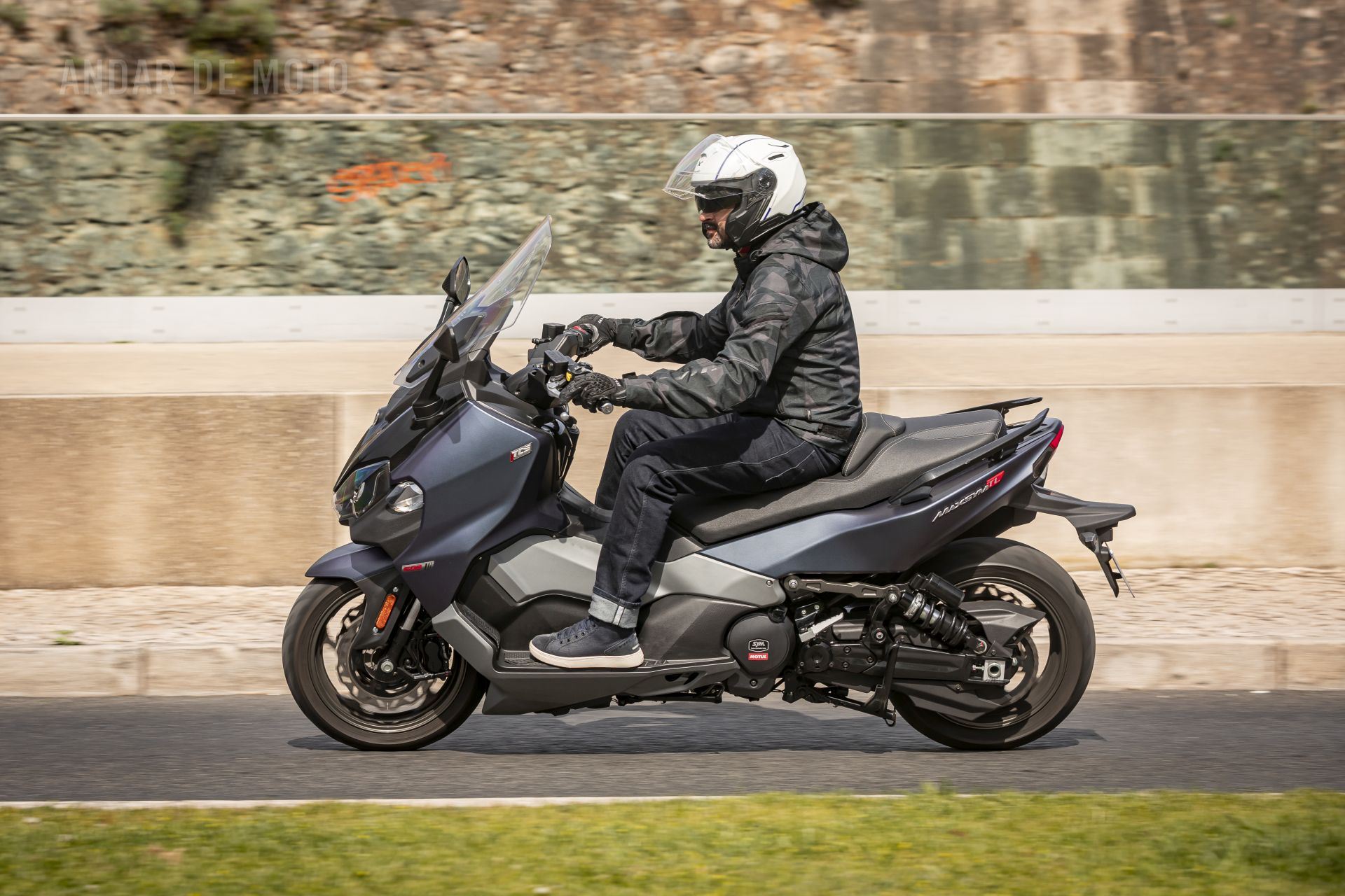 Teste SYM Maxsym TL 508 - Mais próxima do topo - Test drives - Andar de ...
