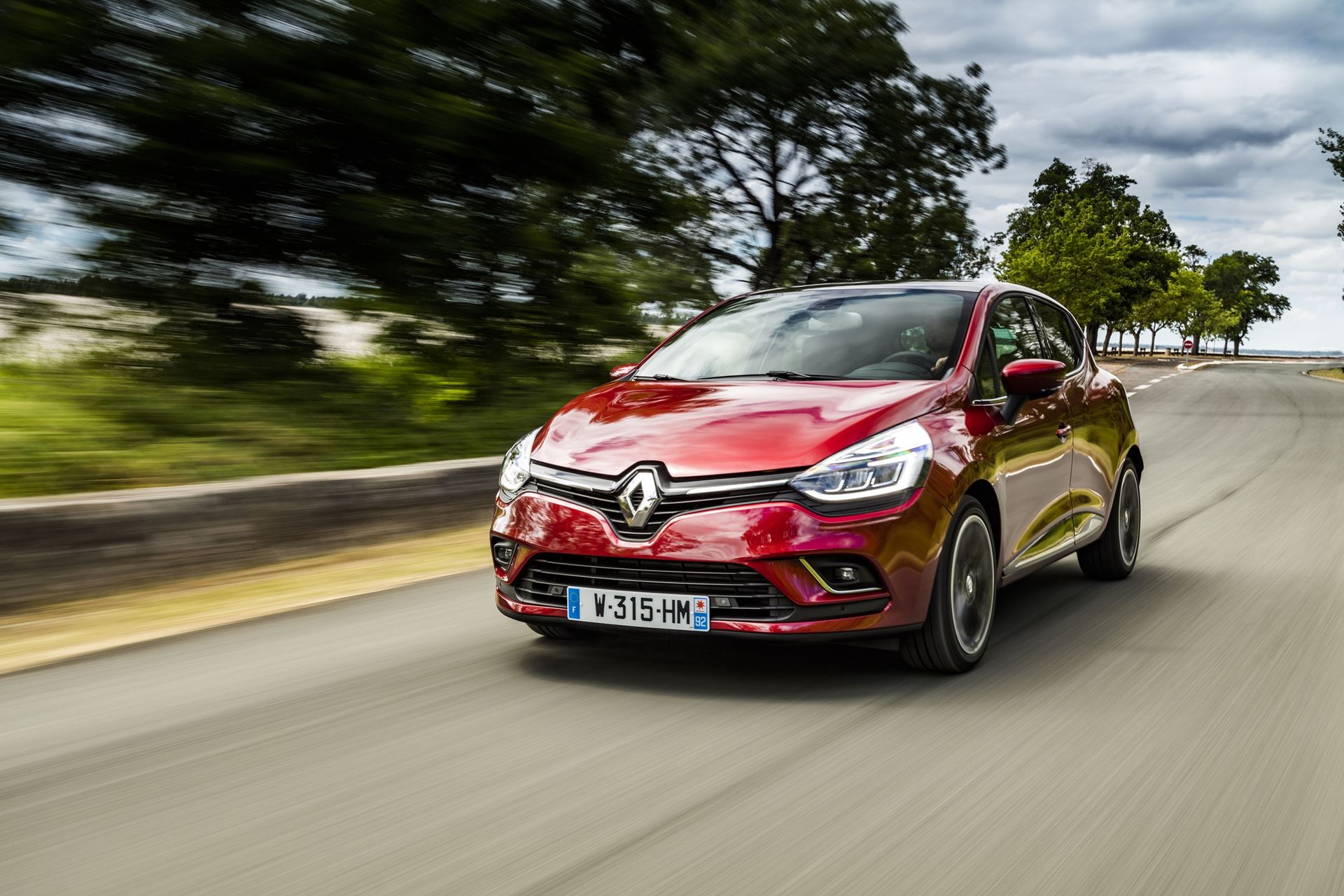 Renault renova o seu best-seller - O Clio mais atraente de sempre ...