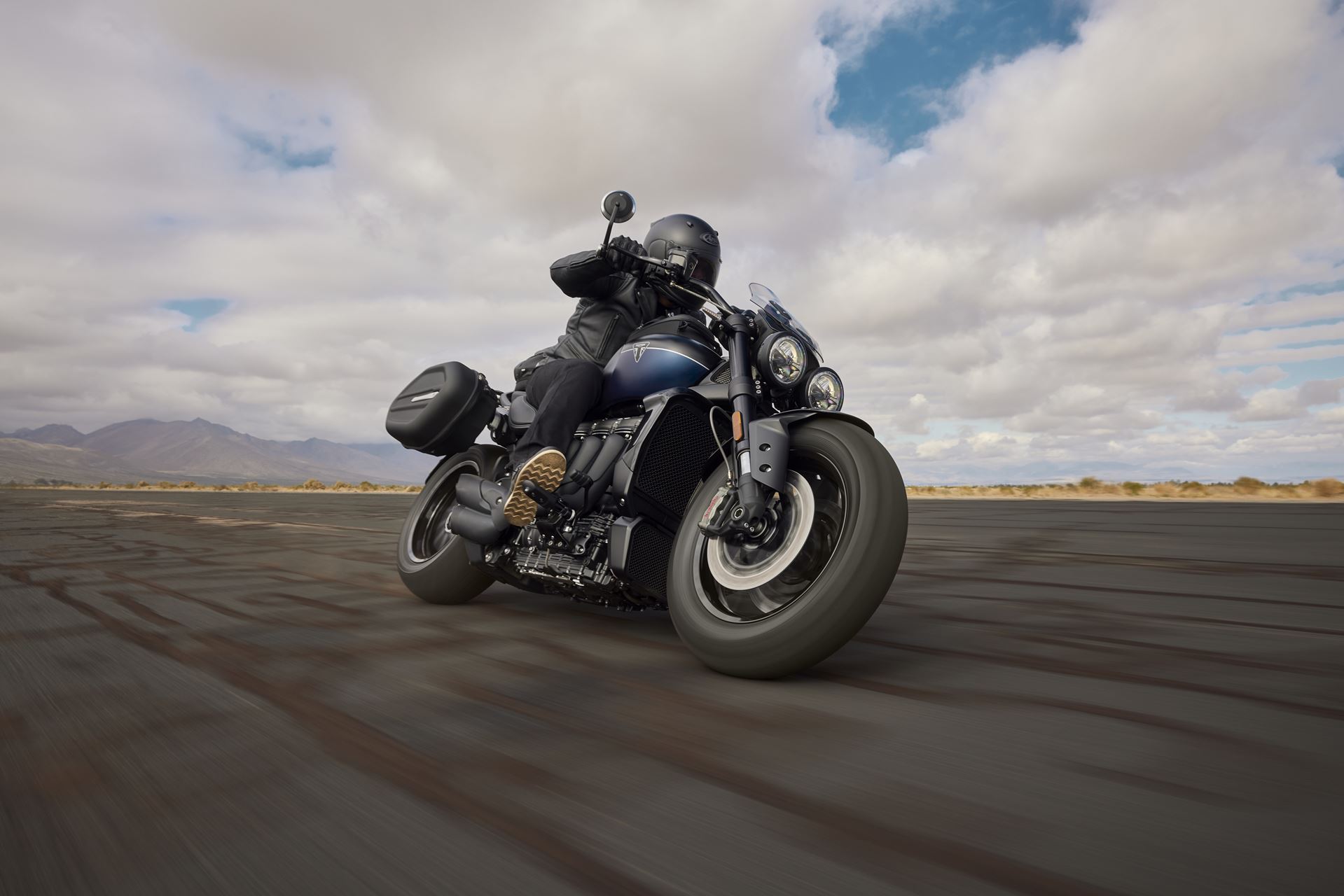 Triumph Rocket 3 Storm R e GT - Mais “rocket” que nunca - MotoNews ...