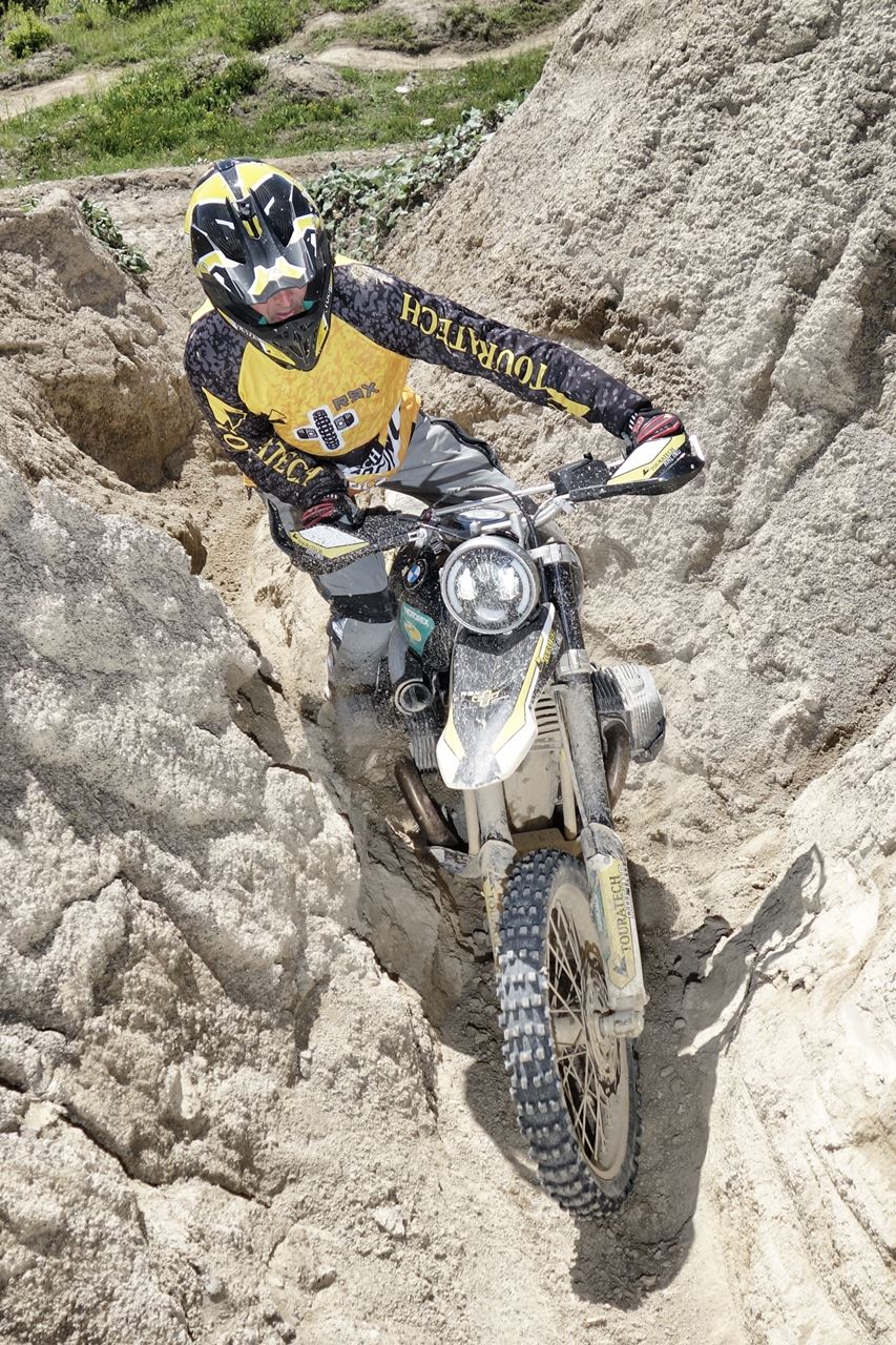 BMW R9X by Touratech Racing desafia o Red Bull Romaniacs - MotoNews ...