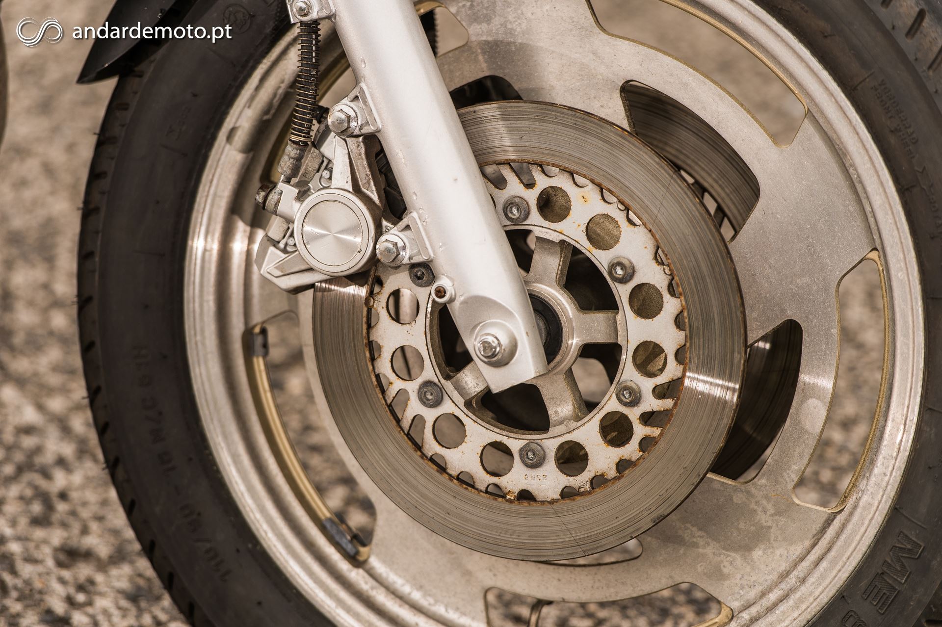 Yamaha V-Max vs Yamaha VMAX - Test drives - Andar de Moto