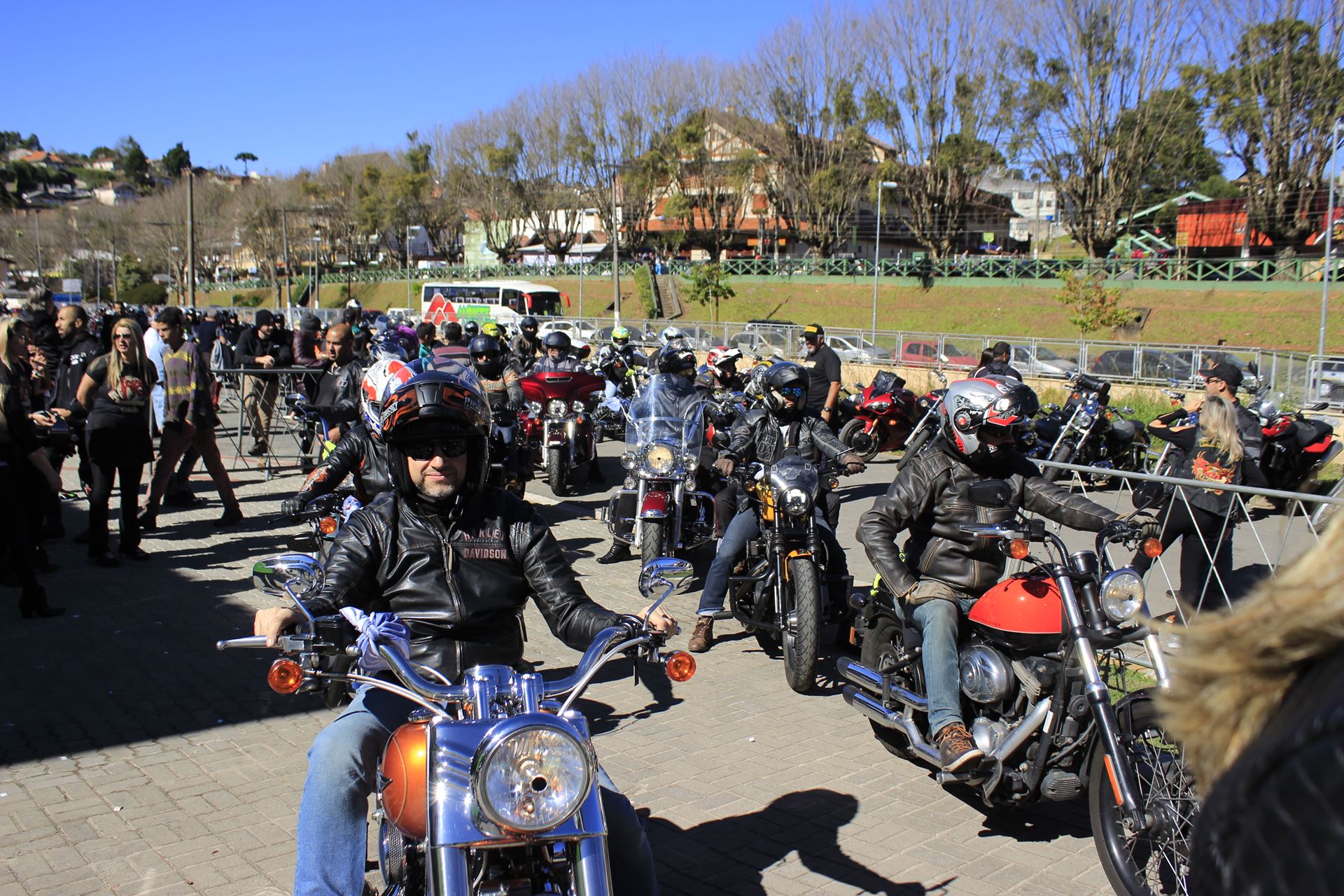 Megacycle pela primeira vez em Paraty - Esportes - Andar de Moto Brasil