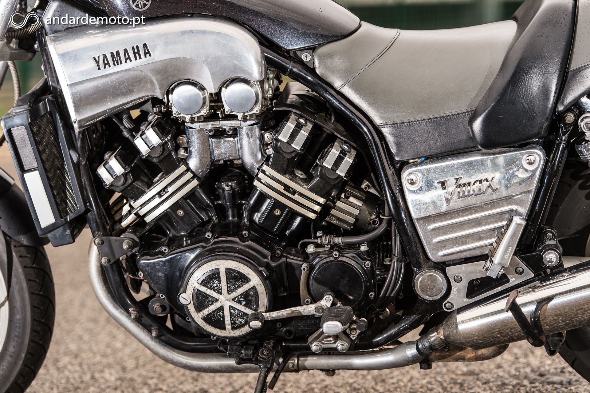 Yamaha V-Max vs Yamaha VMAX - Test drives - Andar de Moto