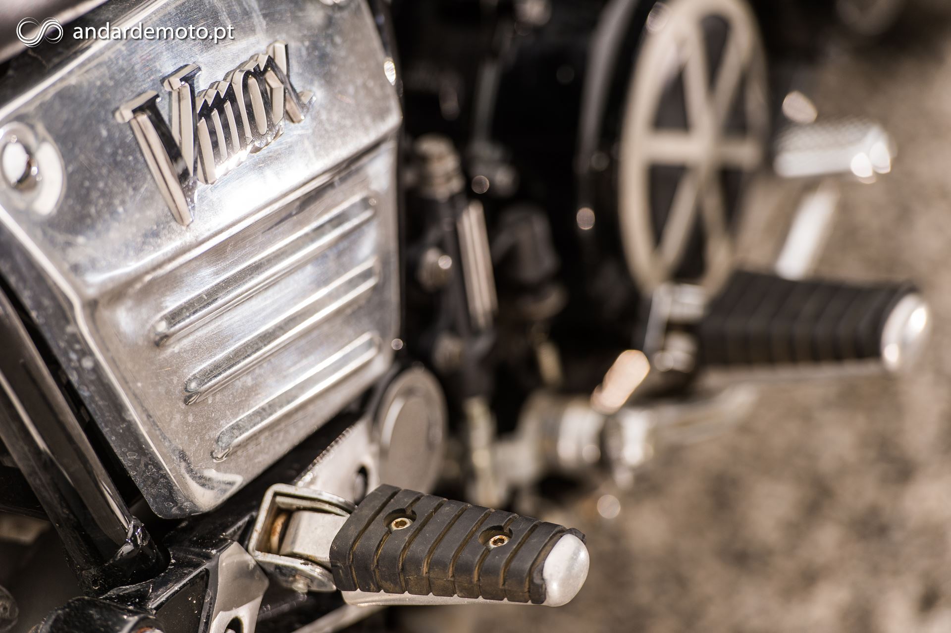 Yamaha V-Max vs Yamaha VMAX - Test drives - Andar de Moto