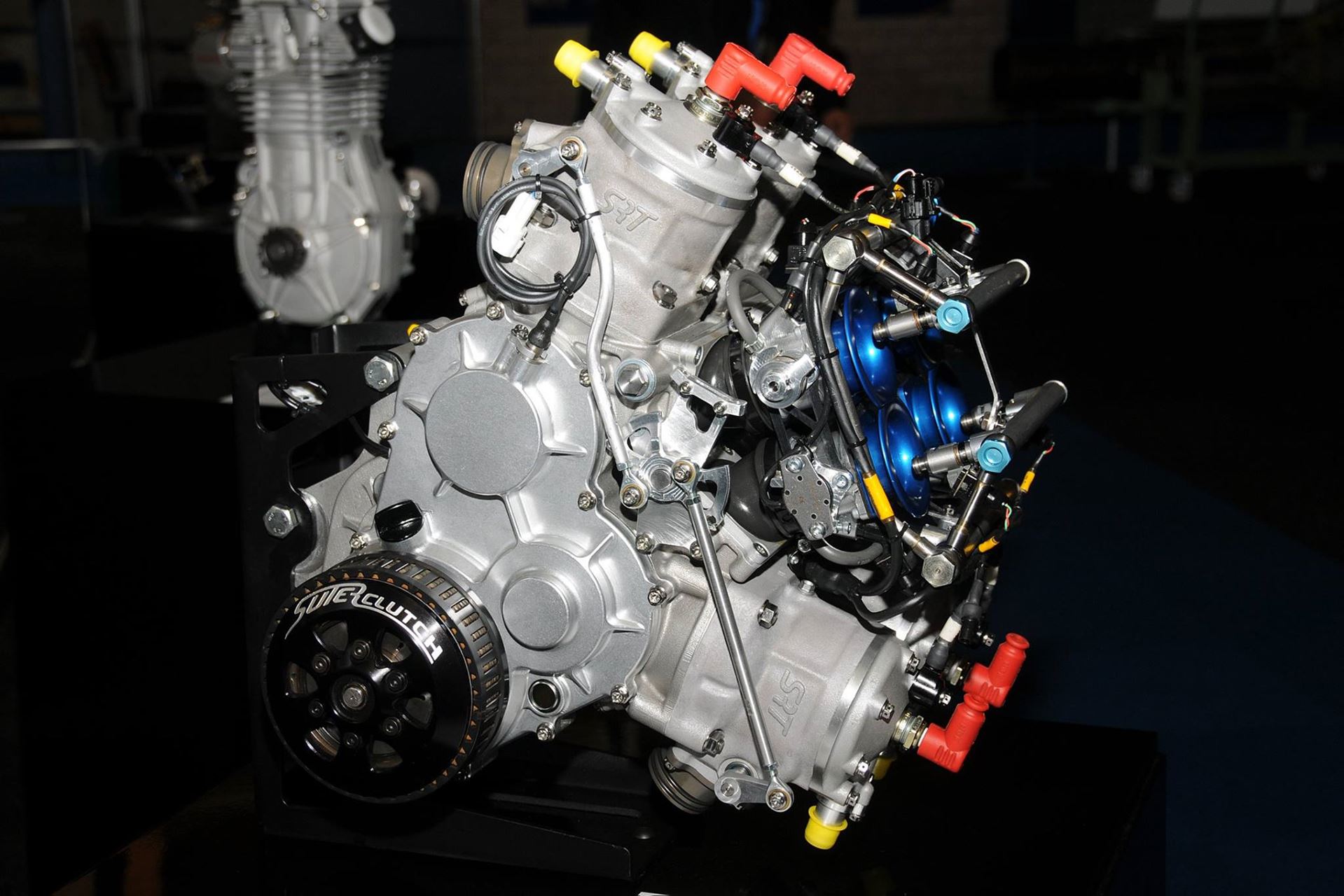 Suter MMX 500 - Sinfonia a dois tempos - MotoNews - Andar de Moto