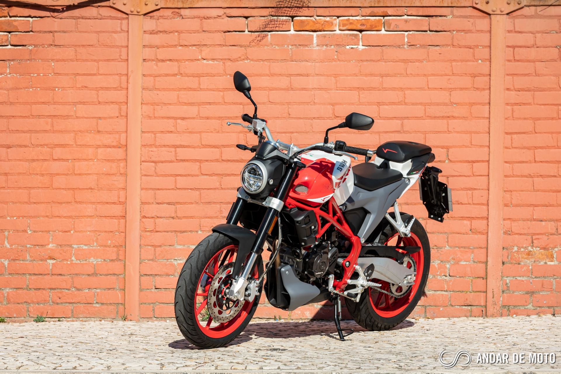 Teste SWM Varez 125 - Tradição italiana - Test drives - Andar de Moto