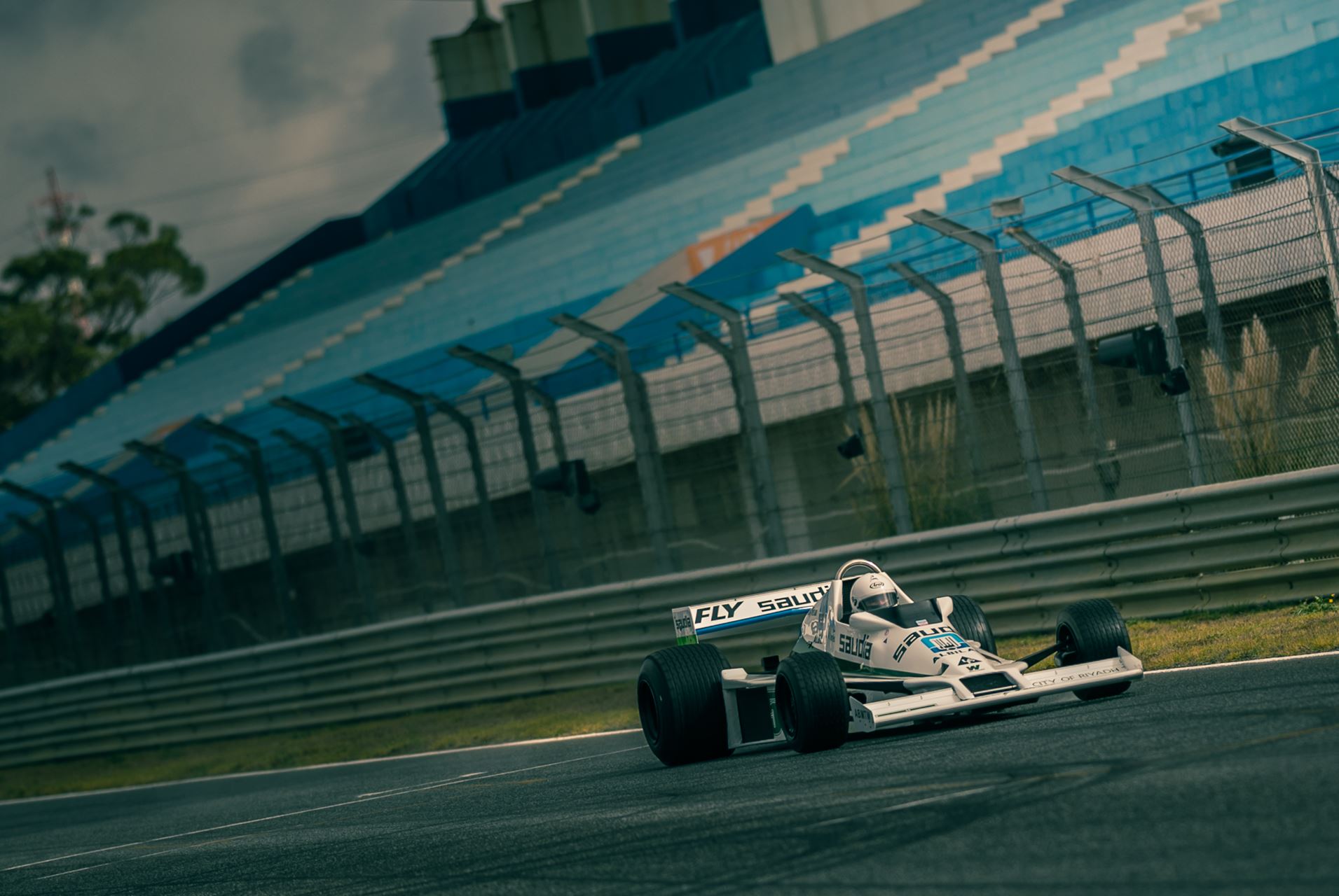 Estoril Classic: O Primeiro dia do Regresso da Fórmula 1 - Desporto ...