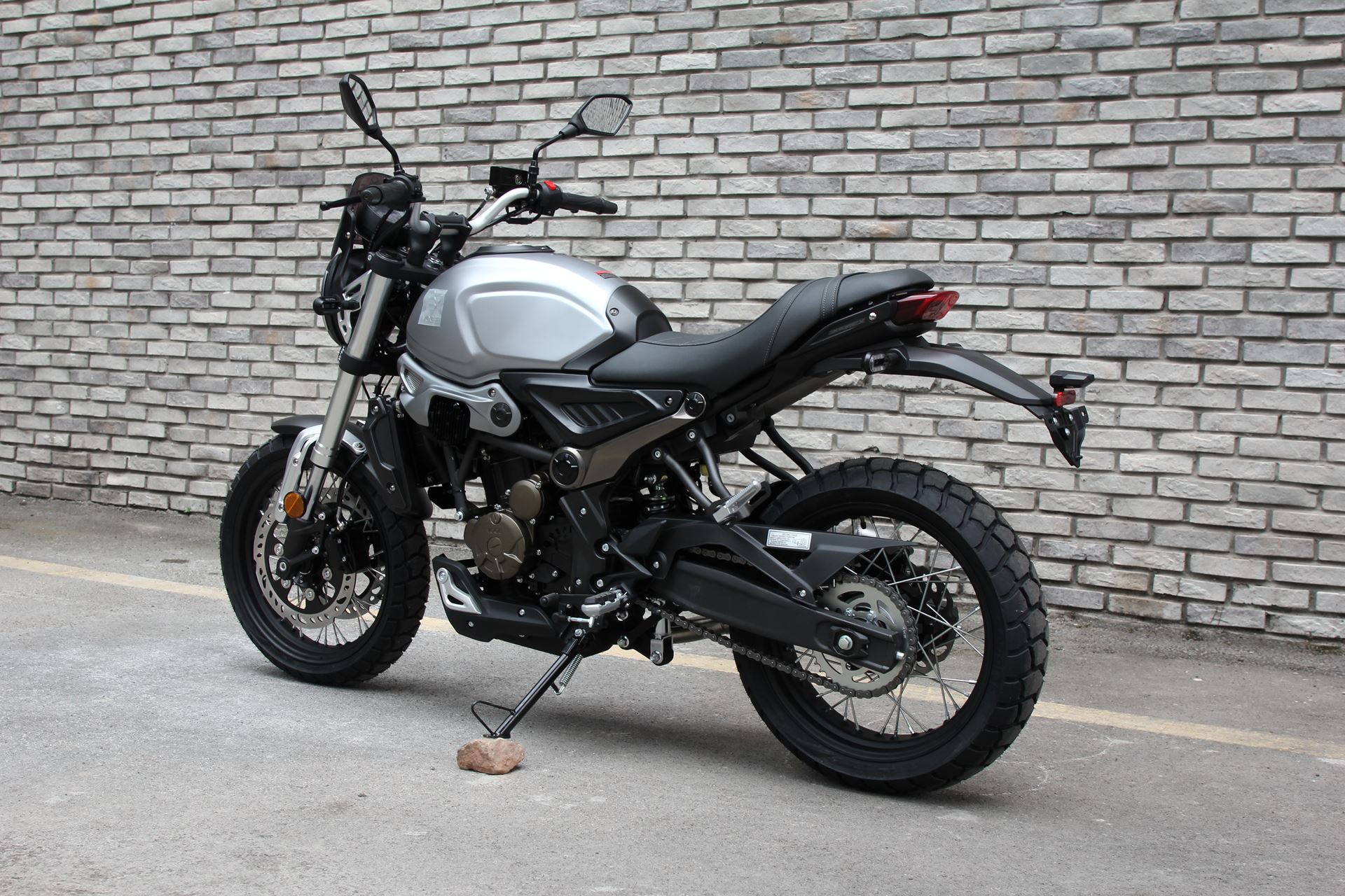 Voge 300 ACX – Uma scrambler com personalidade diferenciada - MotoNews ...