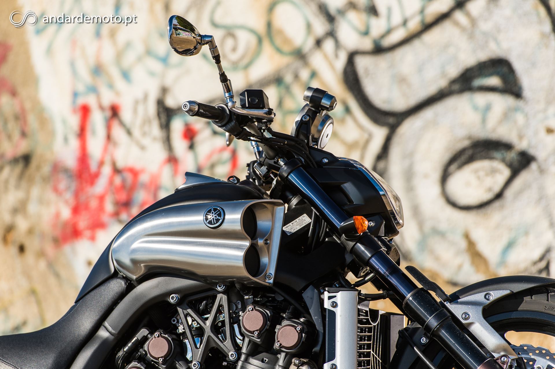 Yamaha V-Max vs Yamaha VMAX - Test drives - Andar de Moto