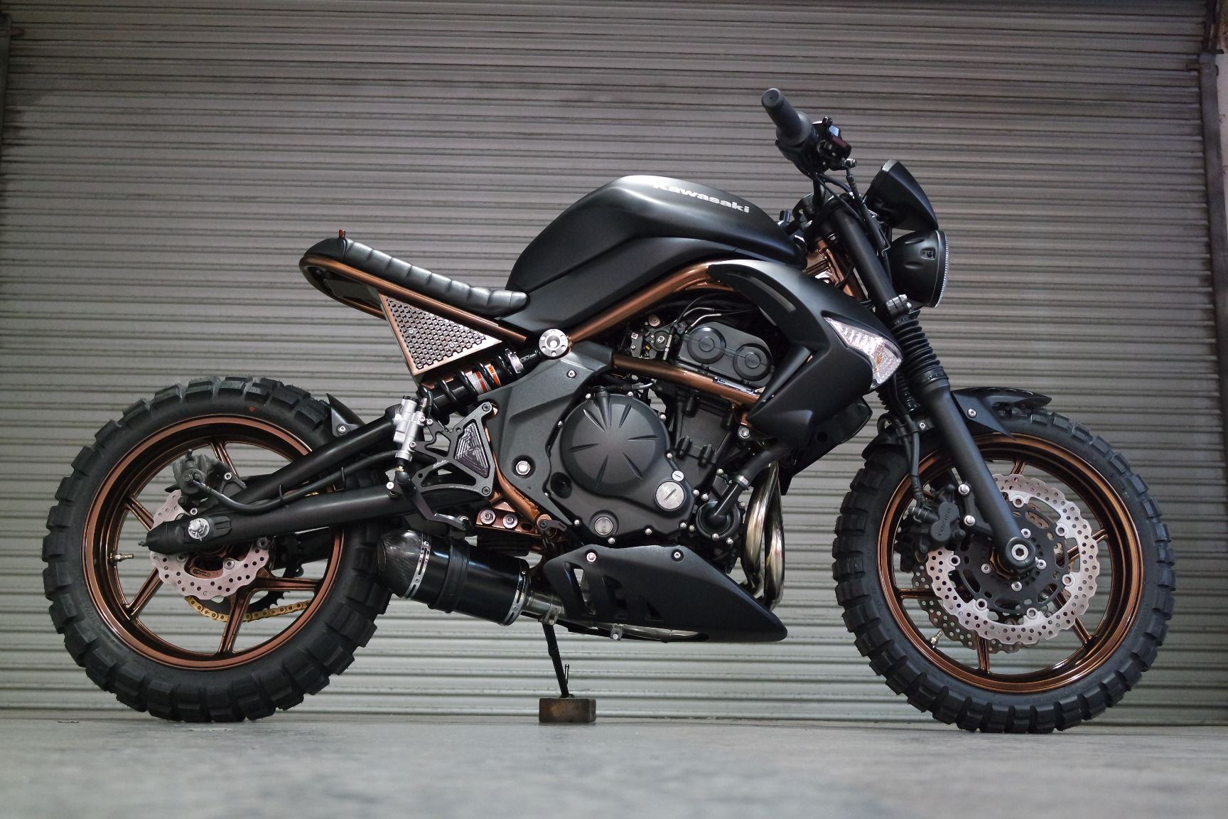 Kawasaki Er6-N Street Scram by Kevils Speed Shop - MotoNews - Andar de Moto
