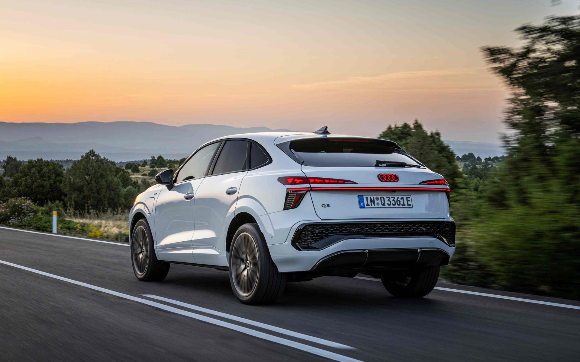 Audi dá início à comercialização do novo e versátil Q3 Sportback - Um ...