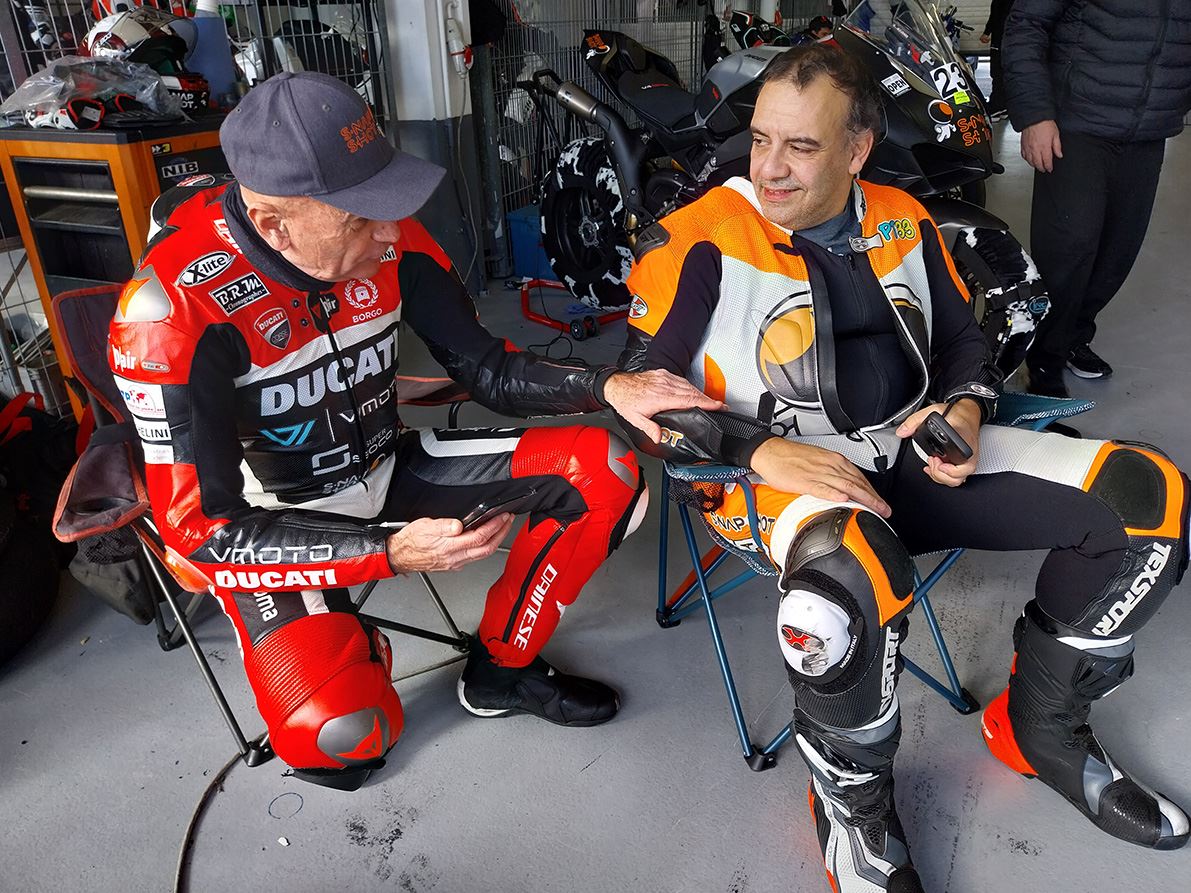 Entrevista Dario Marchetti - diretor da escola de pilotagem da Ducati ...