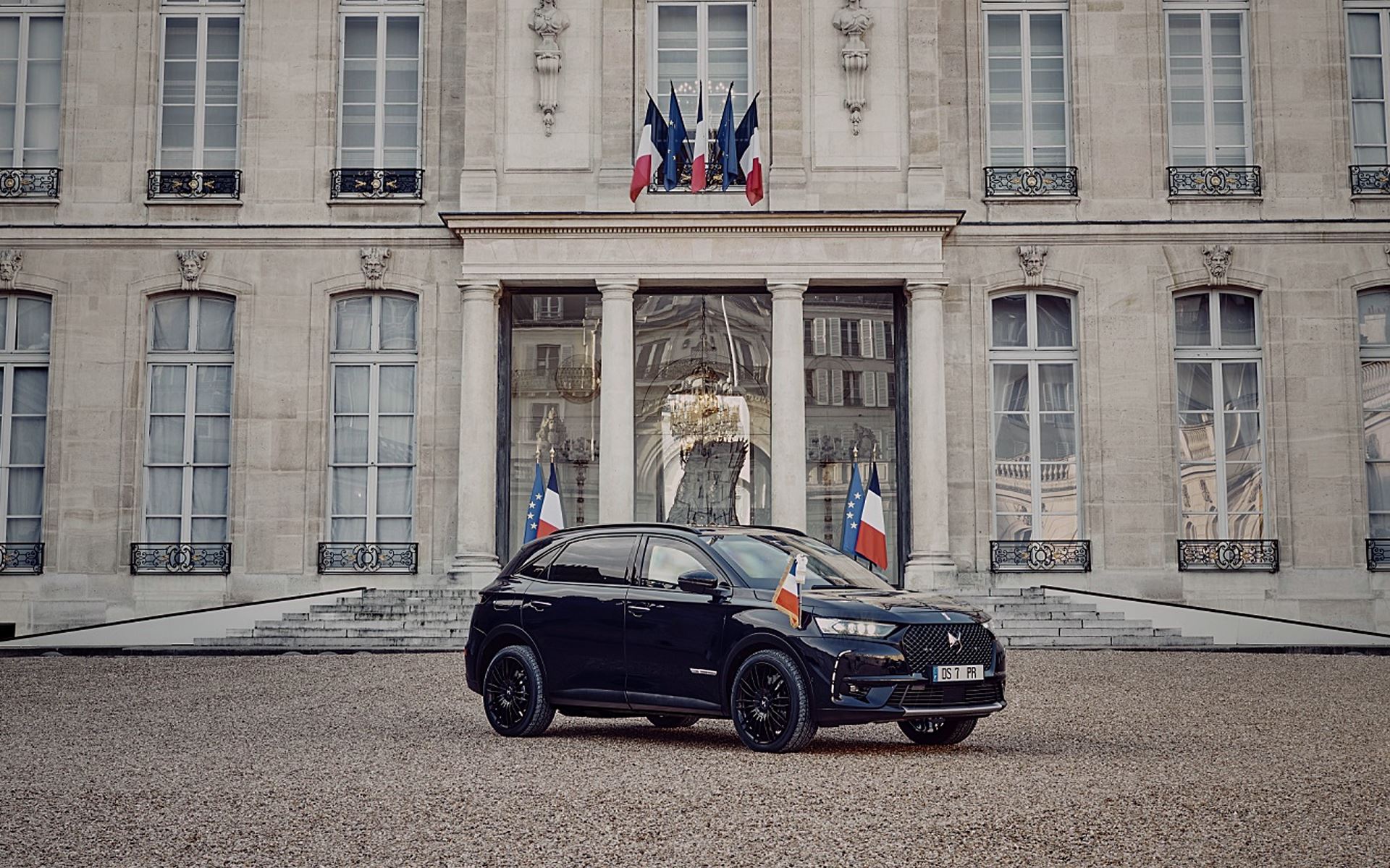 DS 7 Crossback Élysée: símbolo de saber fazer - Um veículo especial ao ...