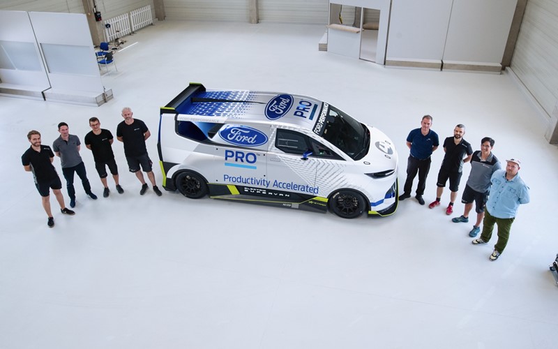 Ford Pro SuperVan Elétrica - 2.000 cv, estilo arrojado e alta voltagem ...