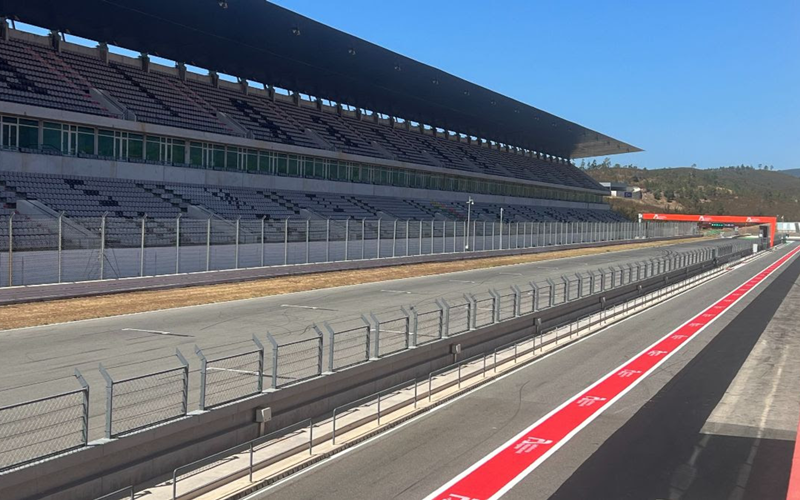 Pista cheia em Outubro no Autódromo Internacional do Algarve - Corridas ...