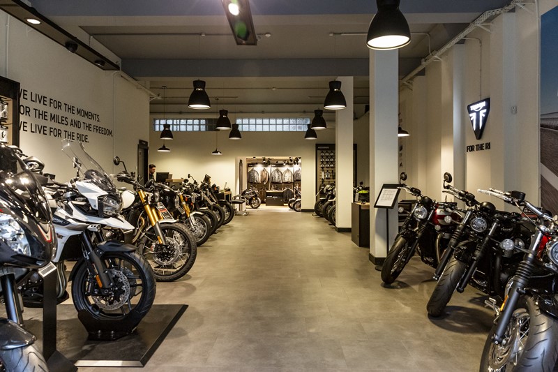 Triumph abre no Porto uma nova “World Store” - MotoNews - Andar de Moto