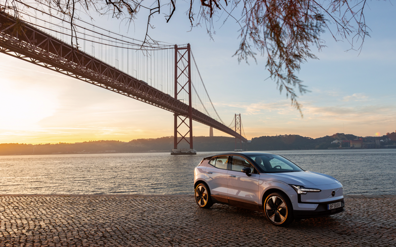 Volvo EX30 ultrapassa as 50.000 unidades - O mais pequeno SUV de sempre ...