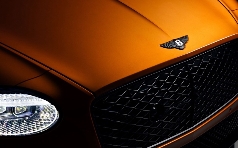 Continental GT e Flying Spur - Logos em preto e versões Black Edition ...