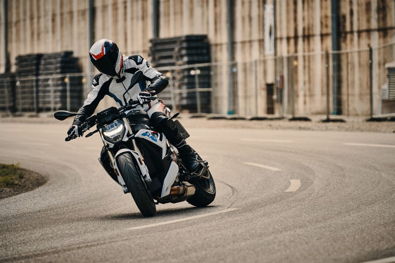 BMW S1000R – A roadster alemã está bem preparada para 2021 - MotoNews ...