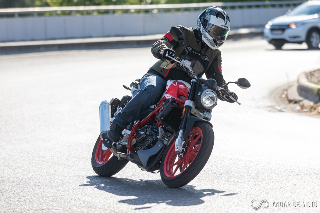 Teste SWM Varez 125 - Tradição italiana - Test drives - Andar de Moto