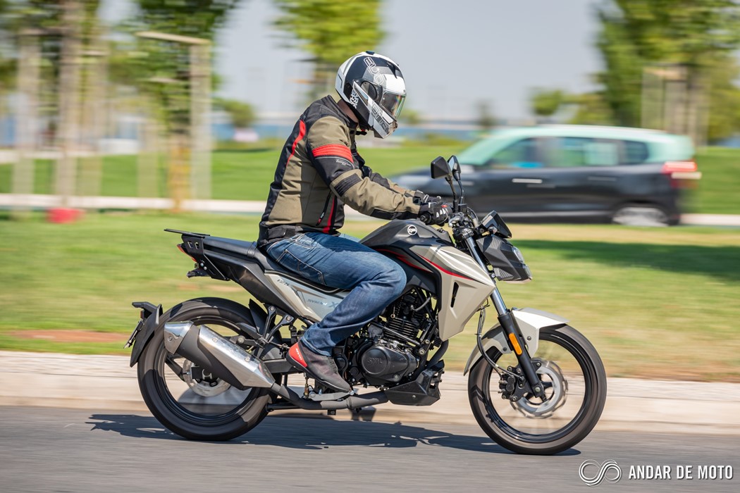 Teste SYM NH-X 125 - Budget roadster - Test drives - Andar de Moto Brasil