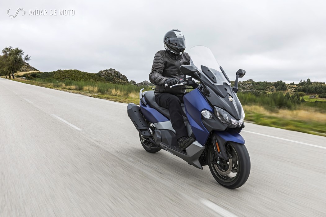 Teste Sym Maxsym TL 500 - Género enguia - Test drives - Andar de Moto ...