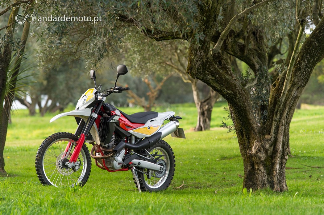 Teste SWM RS650R - Para toda a Obra - Test drives - Andar de Moto