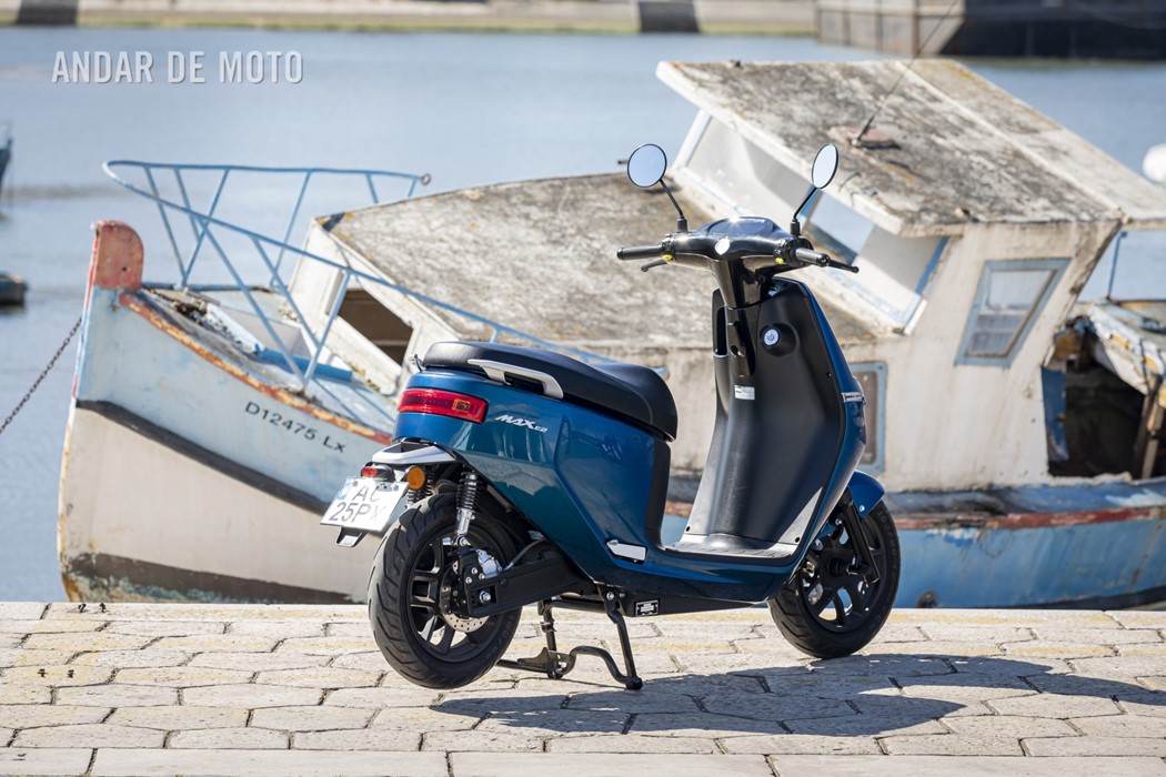 Teste Ecooter E2 MAX- Pequena mas Atrevida - Test drives - Andar de Moto
