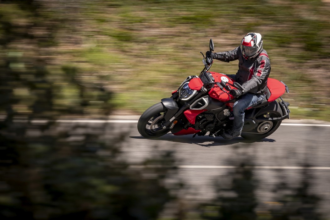 Teste Ducati Diavel V4 - Prazer infernal - Test drives - Andar de Moto ...