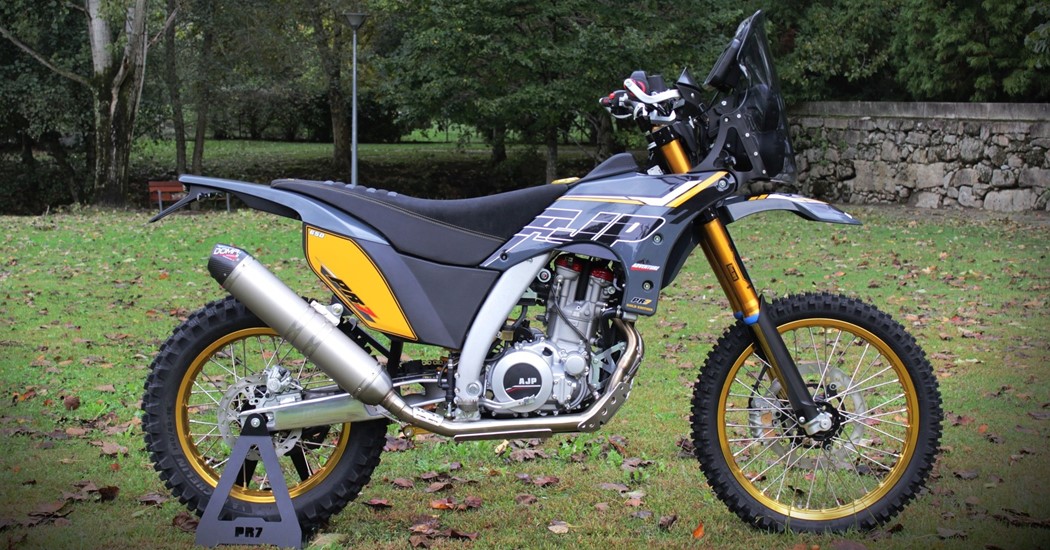 AJP PR7 “Gold Edition” - MotoNews - Andar de Moto