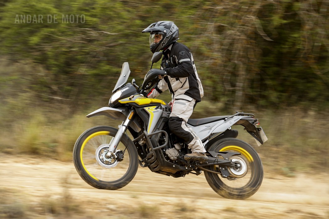 Teste Voge 300 Rally - Adventure para todos - Test drives - Andar de Moto