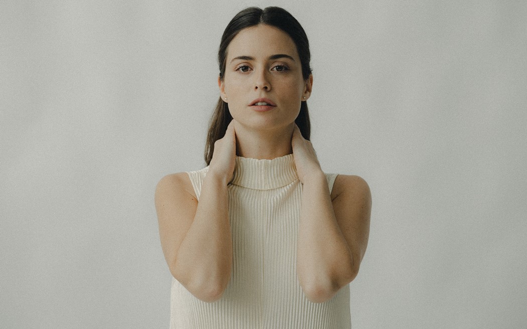 Mimi Froes lança novo tema "Não Vás Já" com letra de Luísa Sobral ...