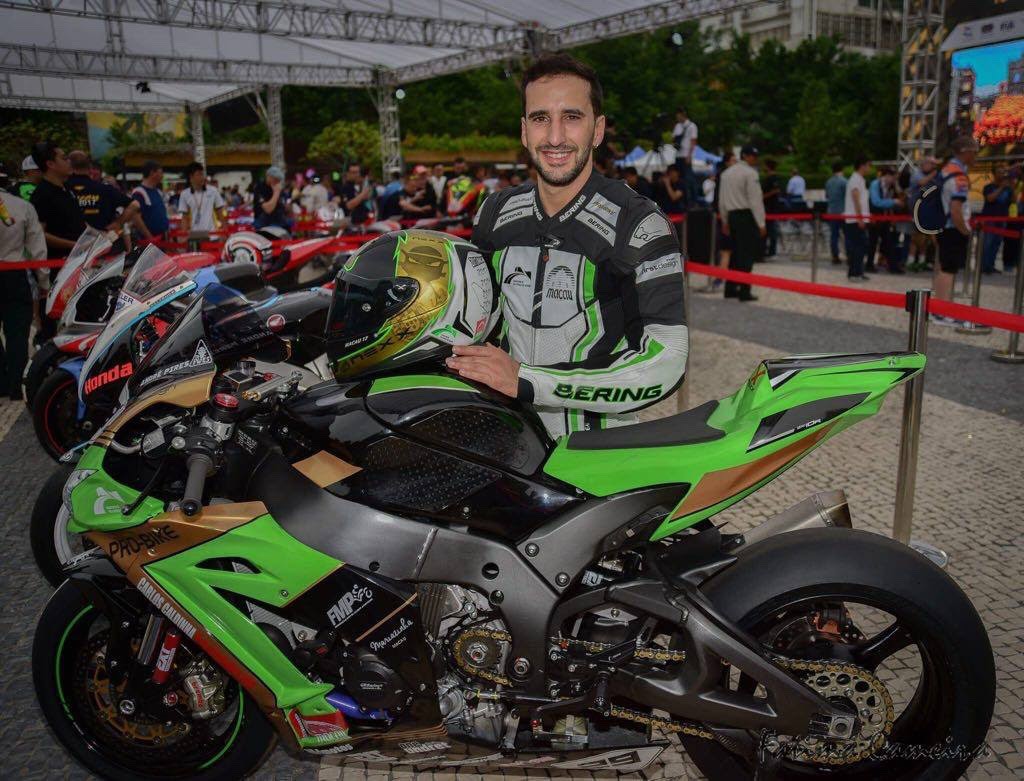 André Pires no GP Macau 2017 com capacete exclusivo - MotoNews - Andar ...