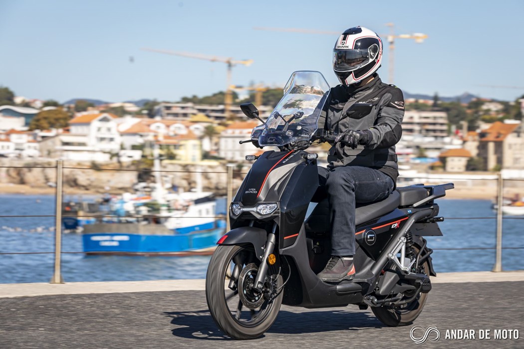 Teste Super Soco CPx - É agora que dizemos adeus à gasolina? - Test ...