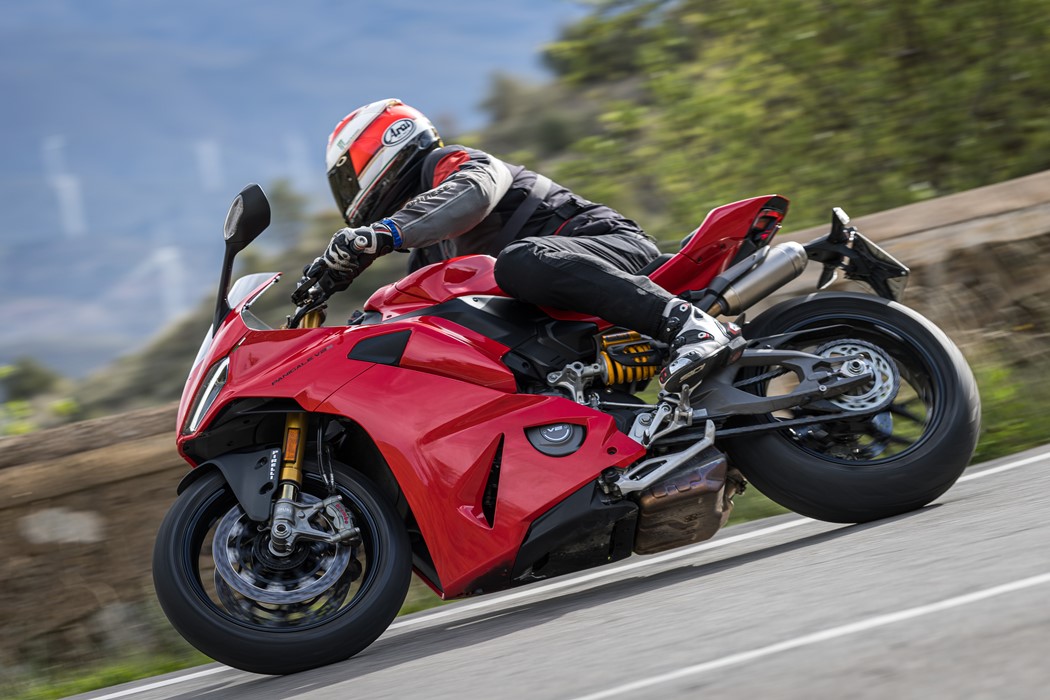 Teste DUCATI Panigale V2 - A Baby Panigale - Test drives - Andar de ...