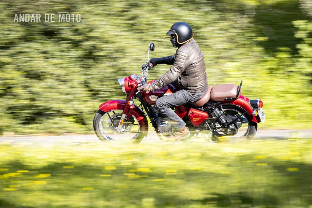 Teste Royal Enfield Classic 350 - Carisma Clássico - Test drives ...