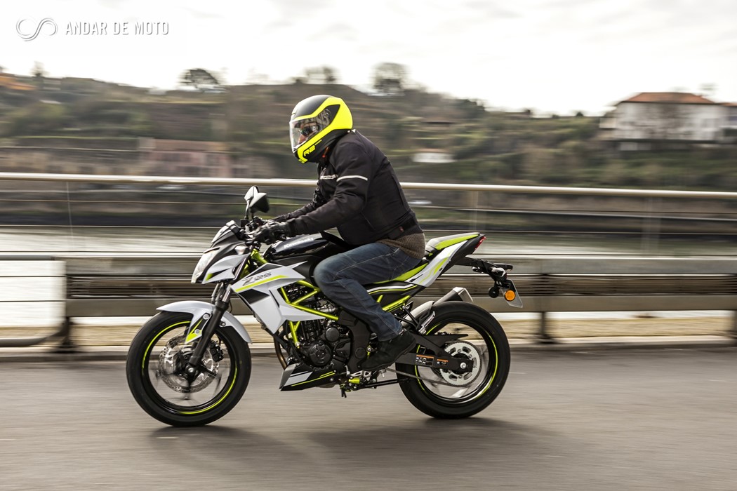 Teste Kawasaki Z125 - Mobilidade Irrequieta - Test drives - Andar de Moto