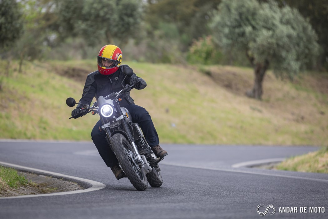 Teste Bullit Hero 250 - Atitude Scrambler - Test drives - Andar de Moto ...