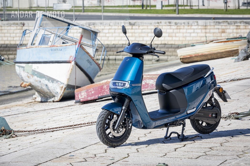 Teste Ecooter E2 MAX- Pequena mas Atrevida - Test drives - Andar de Moto