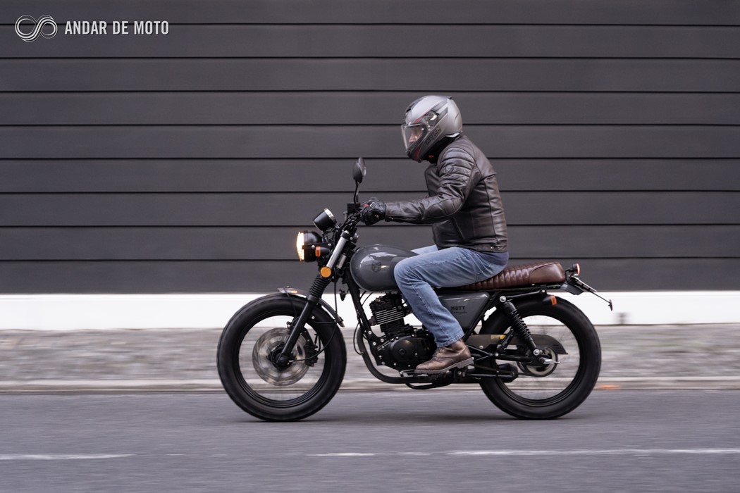 Mutt Motorcycles Hilts 125 / Mongrel 125 - Rafeiras de Raça - Test ...