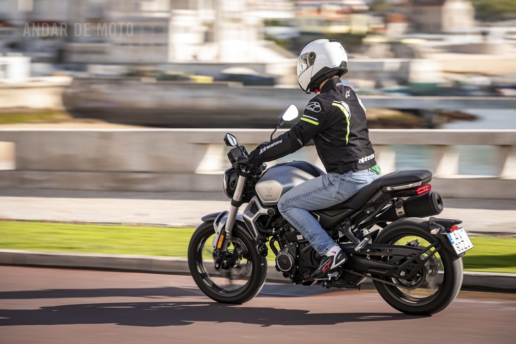 Teste Voge 350 AC - Agilidade Pura - Test drives - Andar de Moto