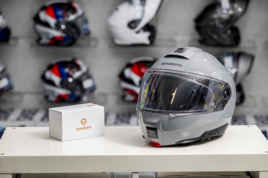 Contraponto Schuberth C5 e Shoei Neotec 3 - Cúmulo do conforto - Notícias de Equipamentos e ...