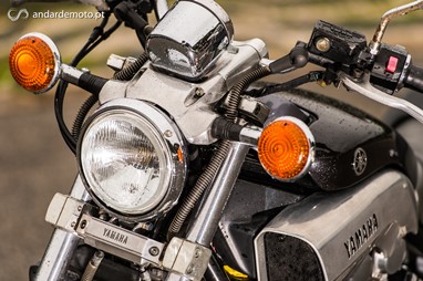 Yamaha V-Max vs Yamaha VMAX - Test drives - Andar de Moto