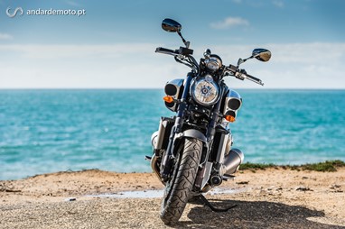 Yamaha V-Max vs Yamaha VMAX - Test drives - Andar de Moto