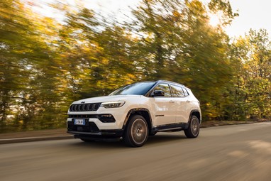 Novo Jeep® Compass MY24 já disponível - Uma gama totalmente nova, mais ...