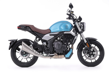 Voge 500 AC | Moto | Classic - Andar de Moto